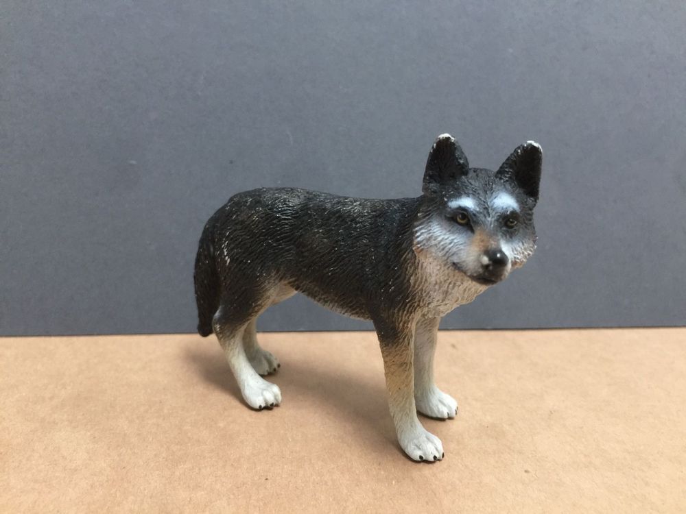Schleich Wolf und Welpe Tiere Wölfe (Gebraucht) in für CHF 15 – mit ...