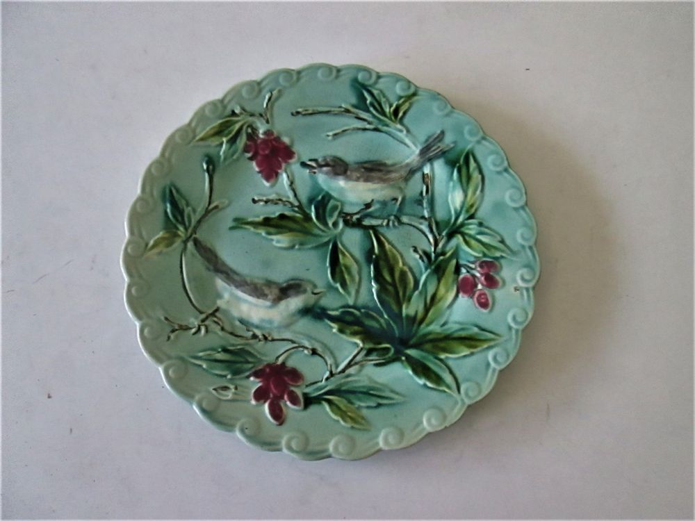 Alter Hängeteller mit Reliefmuster (Gebraucht) in Sementina für CHF 10 – mit Lieferung auf ...