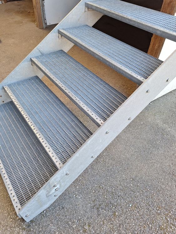 Spannende Stahltreppe Auãÿen Gebraucht Ebenbild