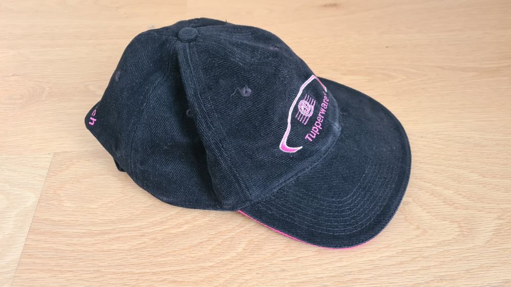 Vintage TUPPERWARE Cap in Neon Pink aus den 90er (Gebraucht) in ...