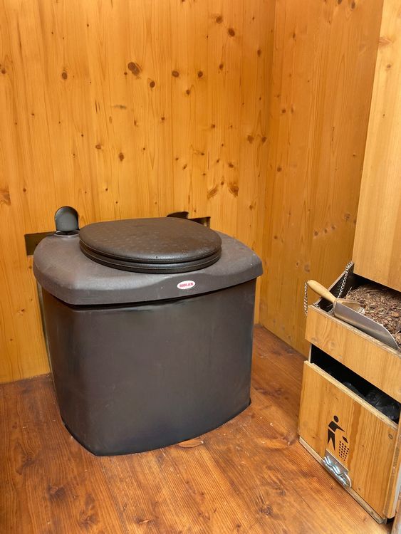 WC-Häuschen mit Komposttoilette BIOLAN (Gebraucht) in Unterseen für CHF ...