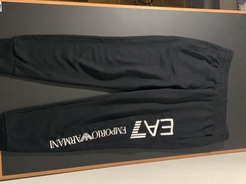 EA7 Emporio Armani Schwarz Jogginghose | Kaufen auf Ricardo
