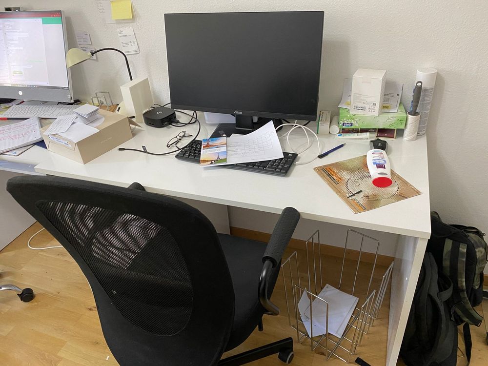 Schreibtisch 138*75*60 (Gebraucht) in Effretikon für CHF 20 – nur Abholung auf Ricardo kaufen