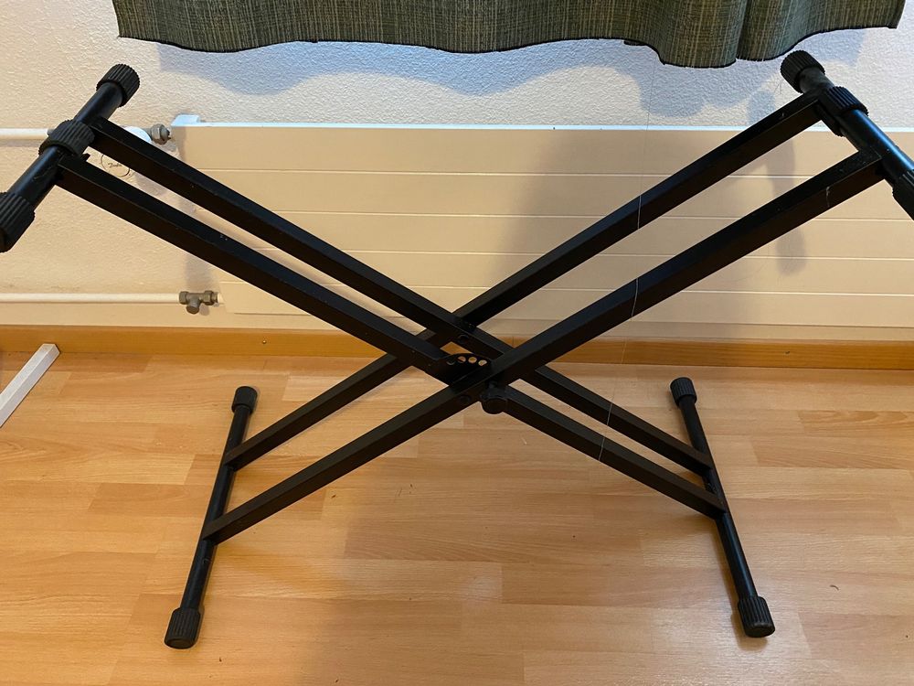 Electronic piano stand /Keyboardständer | Kaufen auf Ricardo