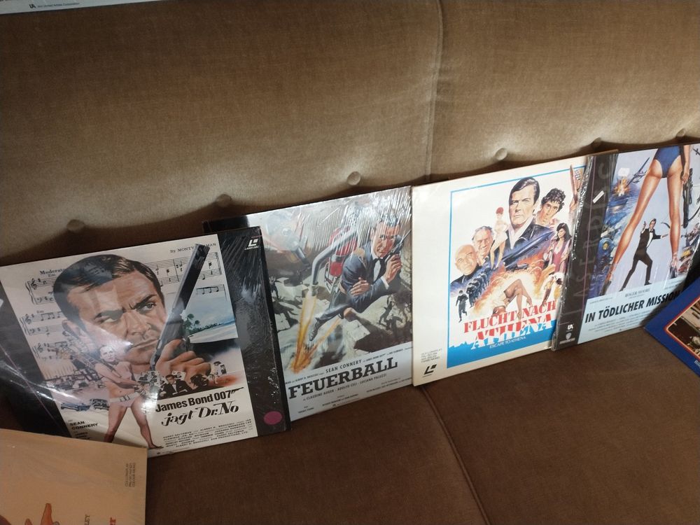 10 Laserdiscs James Bond, The Beatles, Lucky Luke, Popeye (Gebraucht ...
