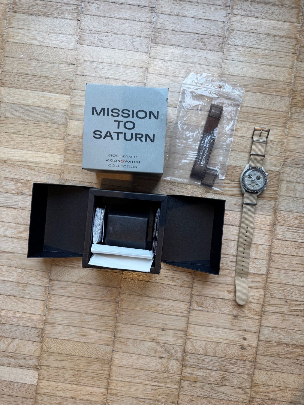 Swatch x Omega MoonSwatch „Mission to Saturn“ (Gebraucht) in Wettingen ...