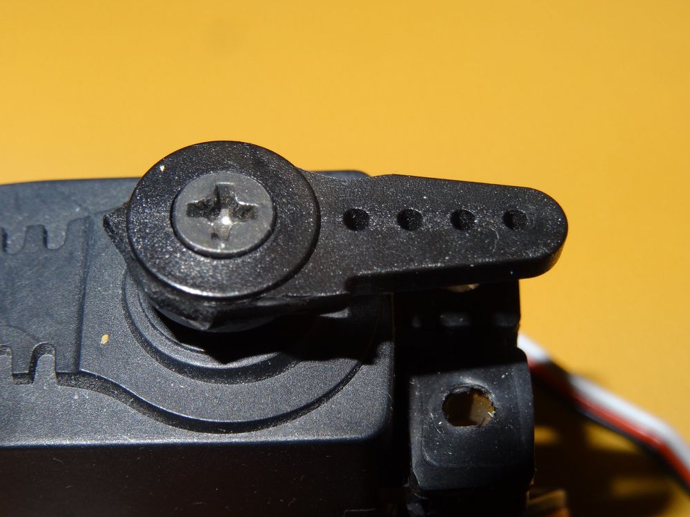 Digital Helikopter Heck-Servo ACE RC DS0606n | Kaufen auf Ricardo