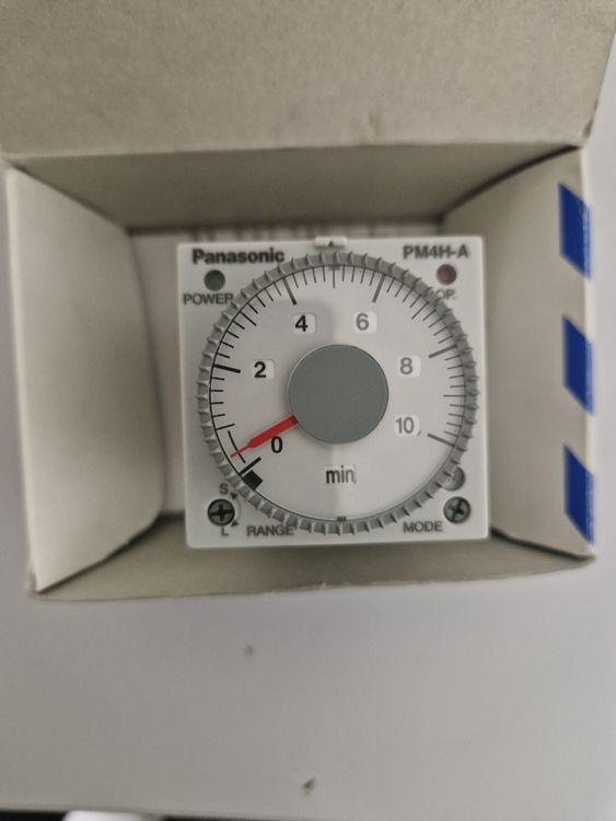 Panasonic PM4H Multirange Timer, Typ „PM4HA-H-AC240V“ und AT (Neu und ...