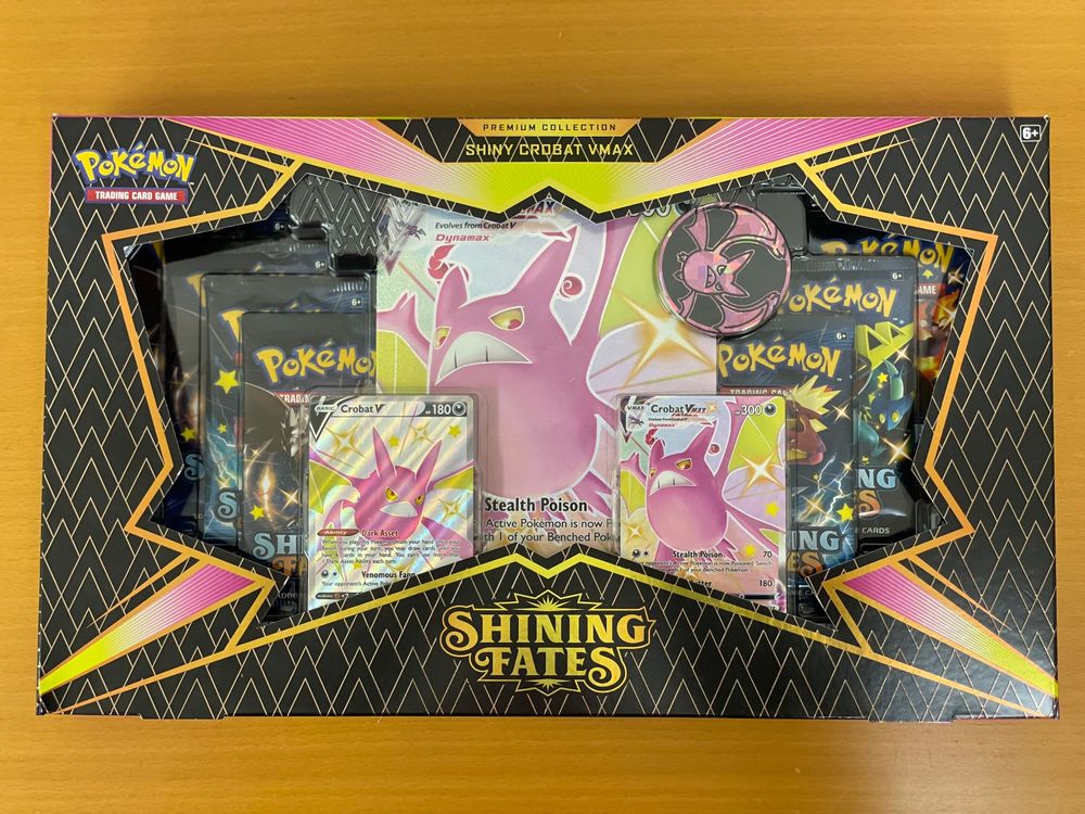 Pokemon Premium Collection Shiny Crobat VMax (Neu und originalverpackt ...