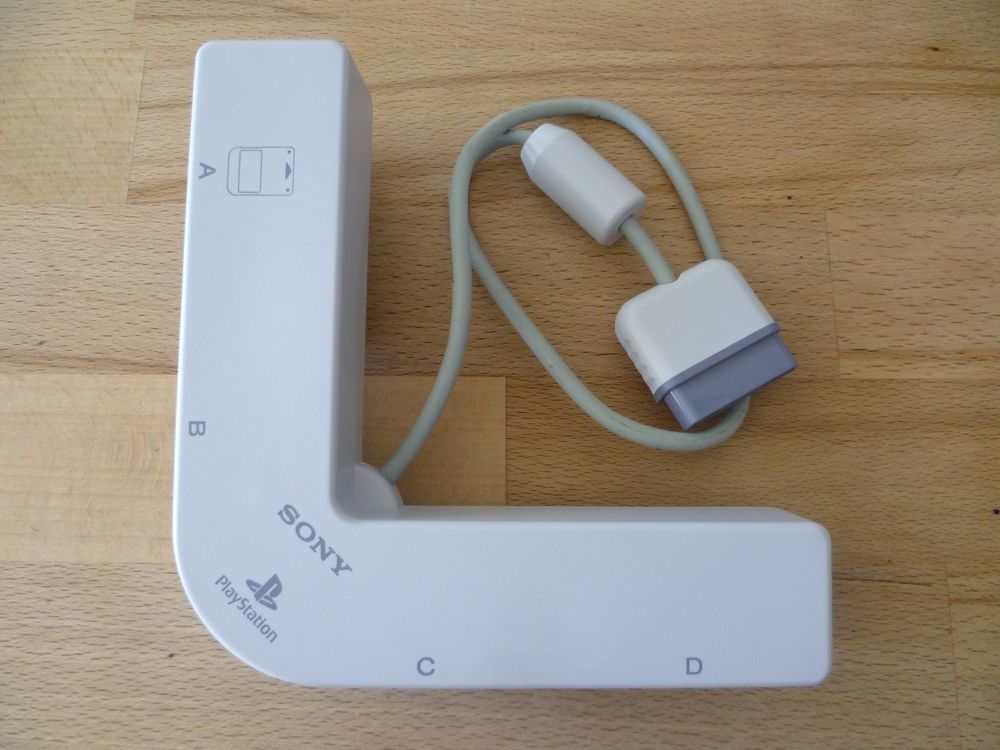 Original Sony PS1 Multitap (voll funktionstüchtig) (Gebraucht) in ...