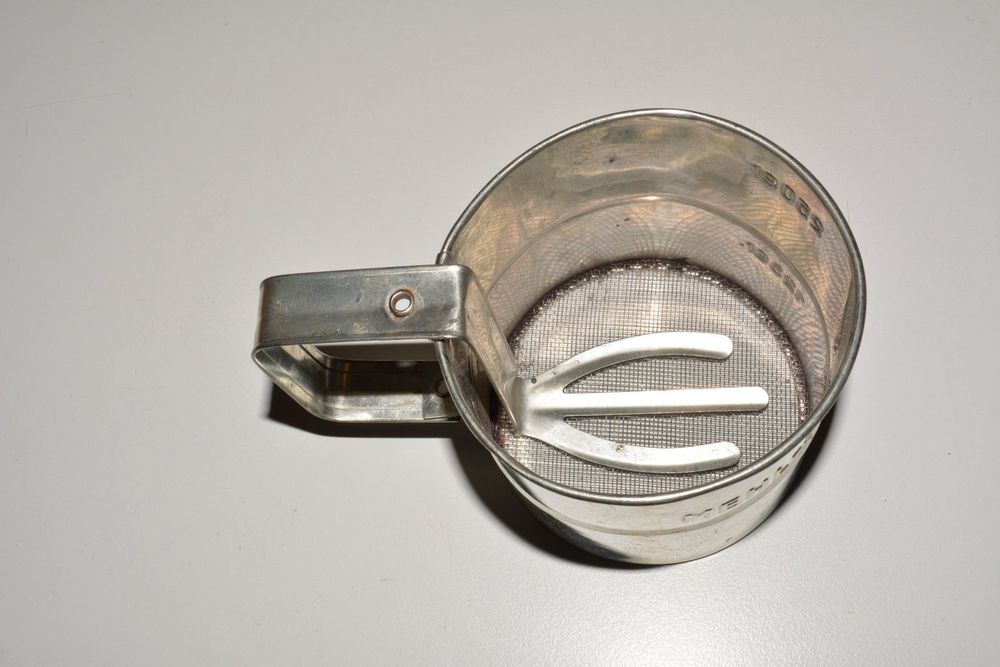 Mehlsieb Mehl sieb Mehl-sieb backen küche messbecher metall | Kaufen ...