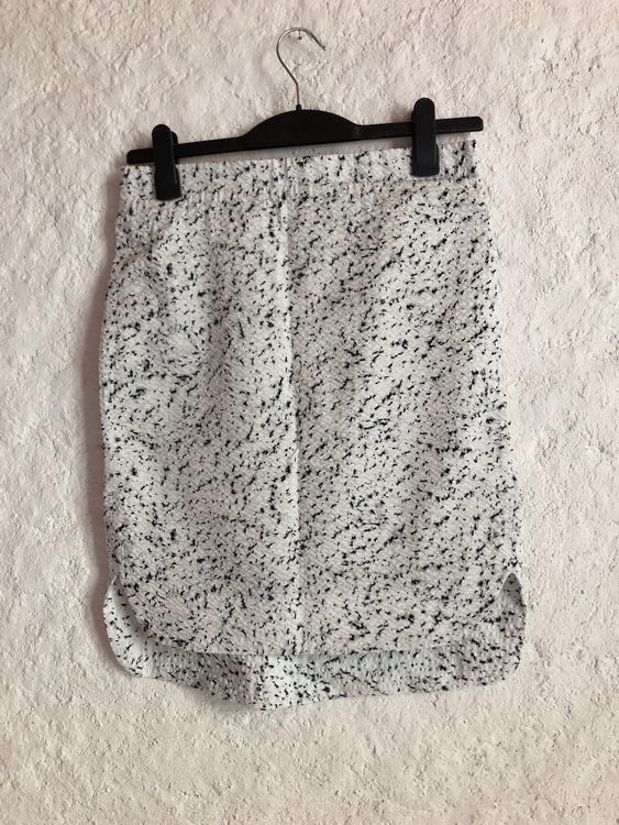 COS Rock schwarzweiss gemustert, Gr.38 (Gebraucht) in Grellingen für ...