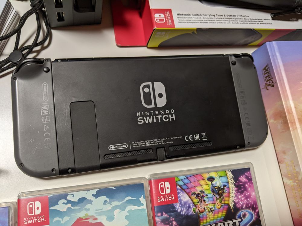 Nintendo Switch 1st Gen mit viel Zubehör (Gebraucht) in Gondiswil für ...