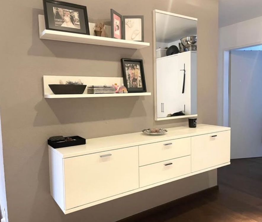 Garderobe "Kira" Weiss Lack, Top Zustand, Modern, Neuwertig! (Gebraucht ...