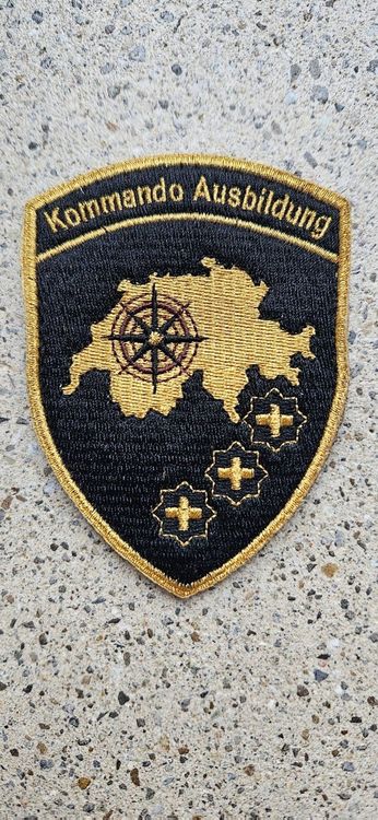 Badge Kommando Ausbildung *** (Neu (gemäss Beschreibung)) in Riedholz ...