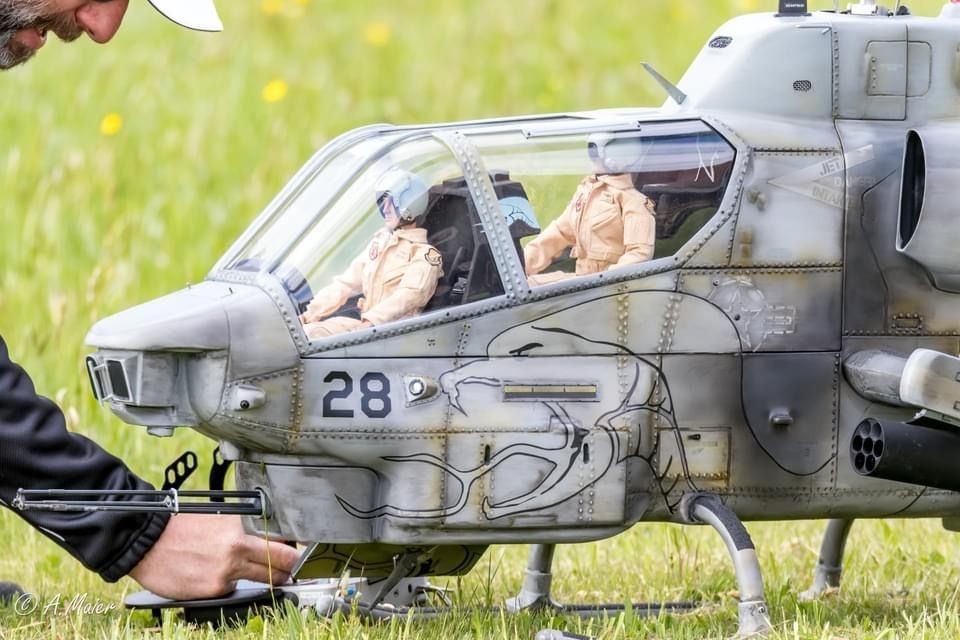 RC Scale Hubschrauber Super Cobra AH1-W Turbine 2.40 m | Kaufen auf Ricardo