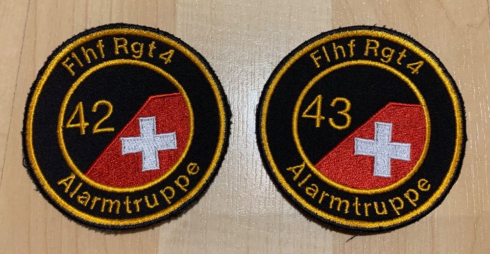 2 Badges Flhf Rgt 4 Alarmtruppe (Gebraucht) in Goldingen für CHF 10 ...