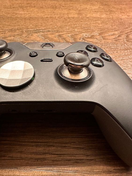 Xbox Elite Wireless Controller (1st. Gen) (XBOX/PC) (Gebraucht) in Wil ...