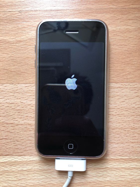 Apple iPhone v1 A1203 - acheté en France - 2008 | Kaufen auf Ricardo
