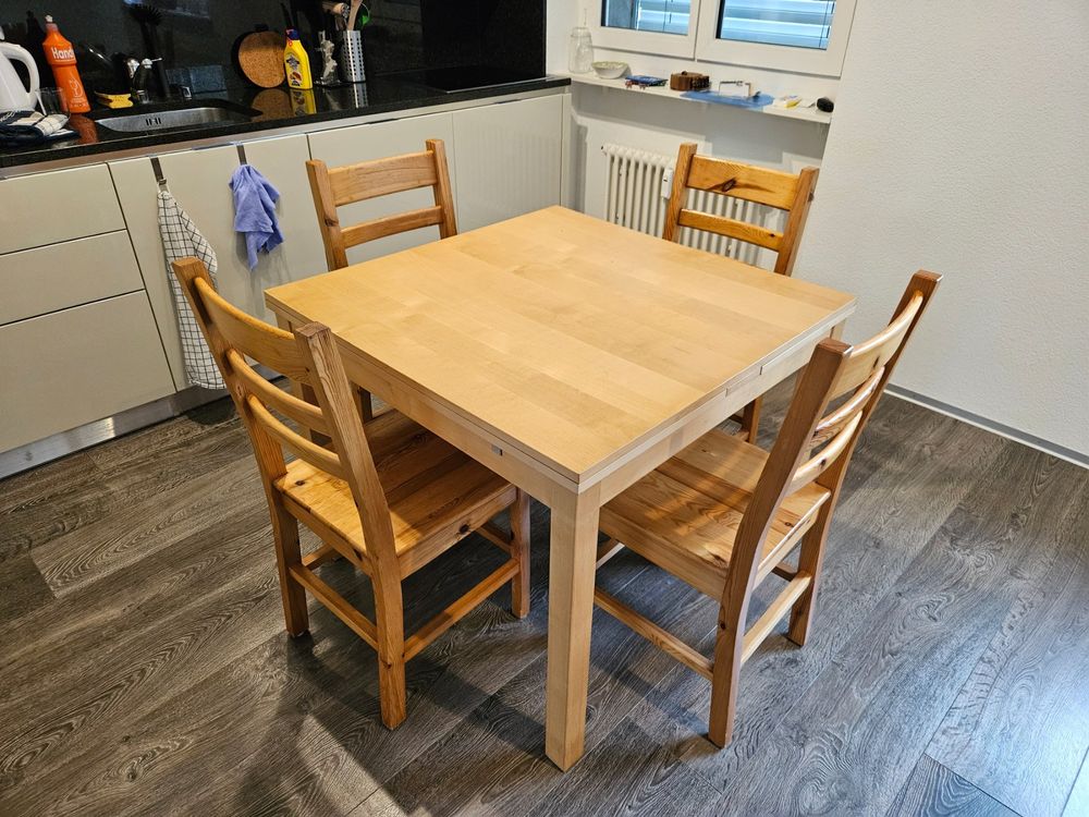 Gebrauchter Esstisch aus Holz mit 4 Stühlen (Gebraucht) in ...