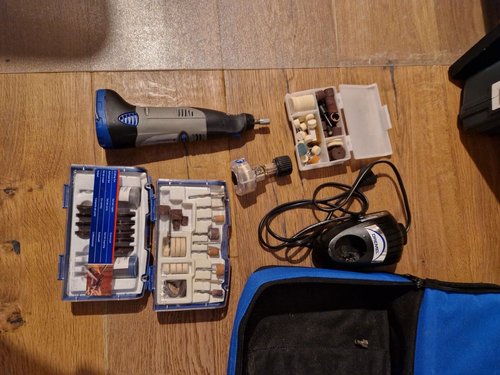 Dremel 800 et nombreux accessoires | Kaufen auf Ricardo