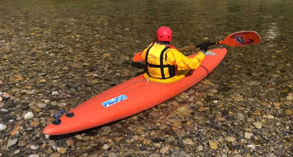 Gut erhaltenes Prijon Taifun Kayak, mit Zubehör (Gebraucht) in ...