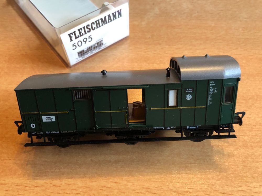 Fleischmann 5095 dreiachsiger Gepäckwagen der DR (Gebraucht) in ...