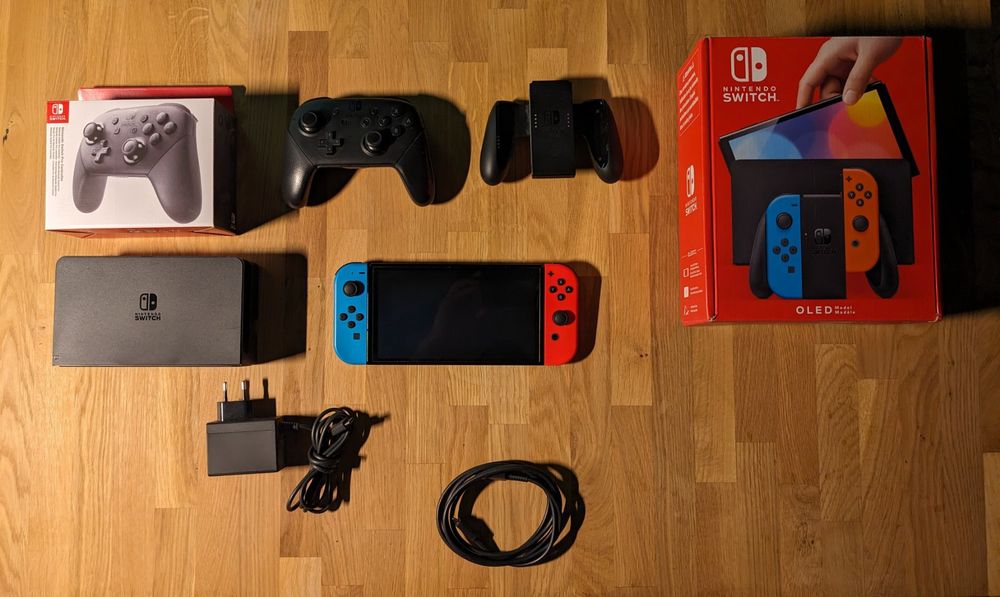 Nintendo Switch Oled + Controler Pro (Gebraucht) in Pully für CHF 300 ...