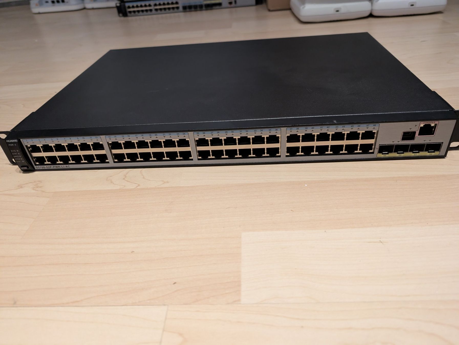 Huawei S5700-52P-PWR-LI-AC (48 x PoE+, 4 x SFP) (Gebraucht) in ...