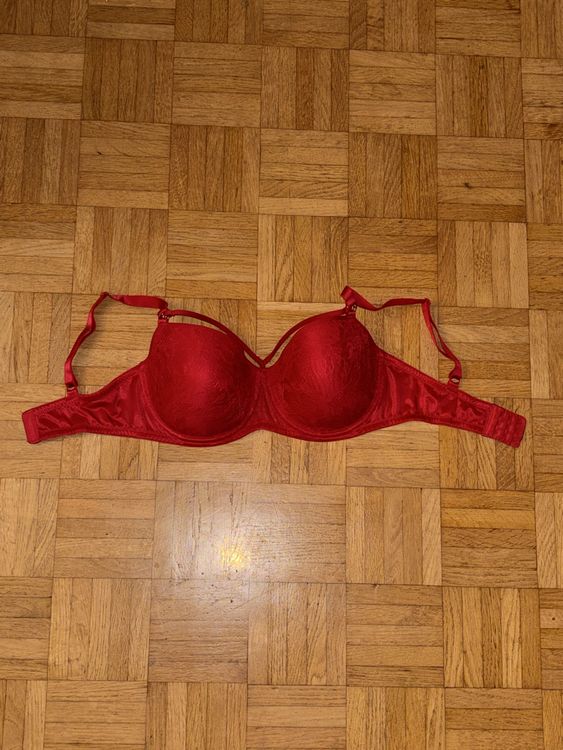 Roter BH (Neu (gemäss Beschreibung)) in Basel für CHF 8 – mit Lieferung ...