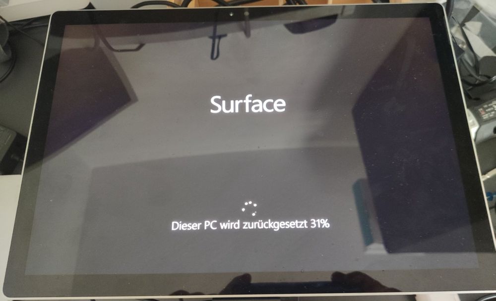 Microsoft Surface Book (Gebraucht) in Volketswil für CHF 171 – mit Lieferung auf Ricardo kaufen