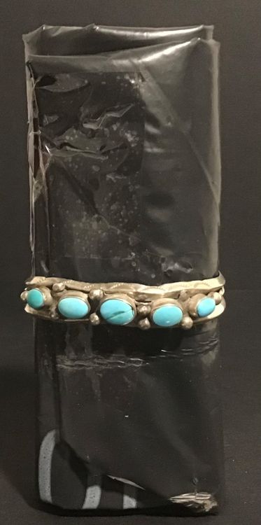 Designer Silber Armreife mit Türkis Steinen (Gebraucht) in Root für CHF 45 – mit Lieferung auf ...