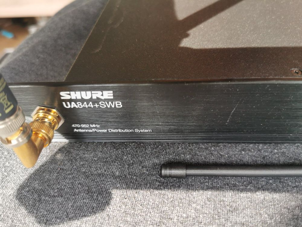SHURE UA844+ SWB Antenna Distribution (Gebraucht) in Wallisellen für ...