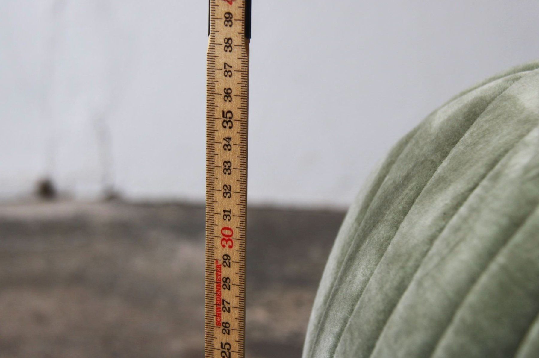 VELVET Sitzpuff Salbeigrün | 50x40 cm (Gebraucht) in Zürich für CHF 22 ...