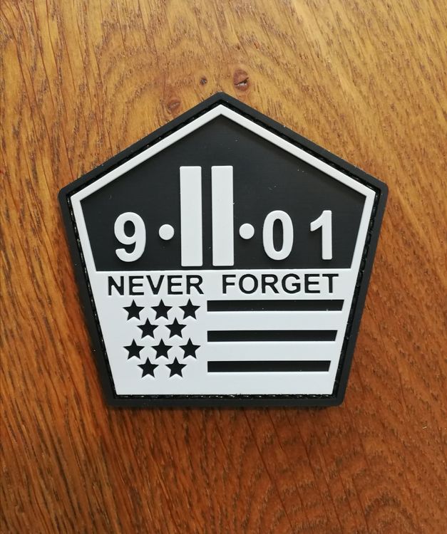 Badge 9.11.01 NEVER FORGET | Kaufen auf Ricardo
