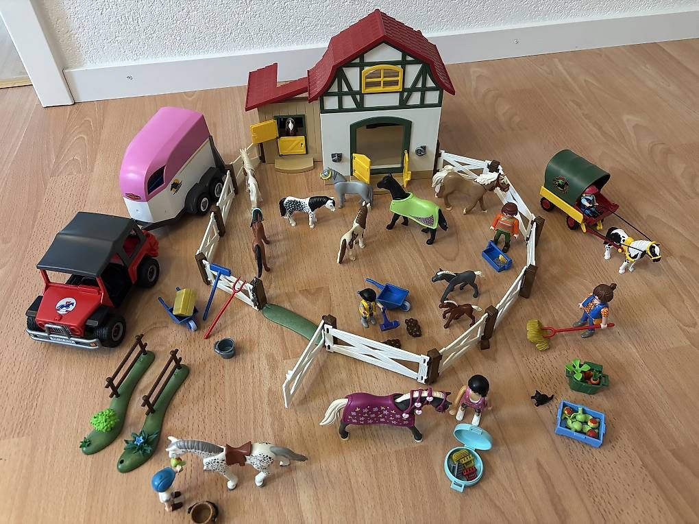 Playmobil Pferdestall -- Ecurie (mehrere / plusieurs sets) (Gebraucht ...