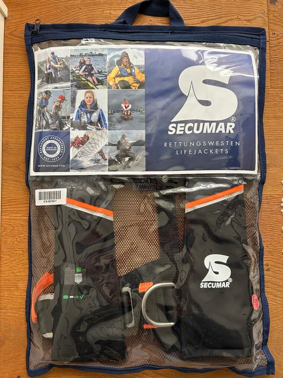 Secumar Aufblasbare Schwimmweste Ultra 170 Harneness (Neu und ...