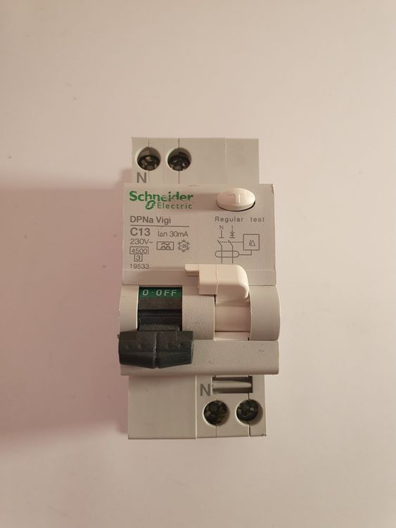 FI/LS C13 DPNa Vigi 13A/30mA Schneider Electric (Gebraucht) in Zürich für CHF 18 – mit Lieferung ...
