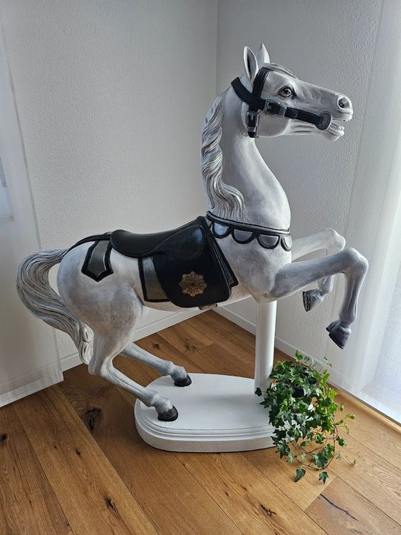 Grosses Deko Pferd (Karussellpferd) (Gebraucht) in Rüdtligen für CHF 800 – nur Abholung auf ...