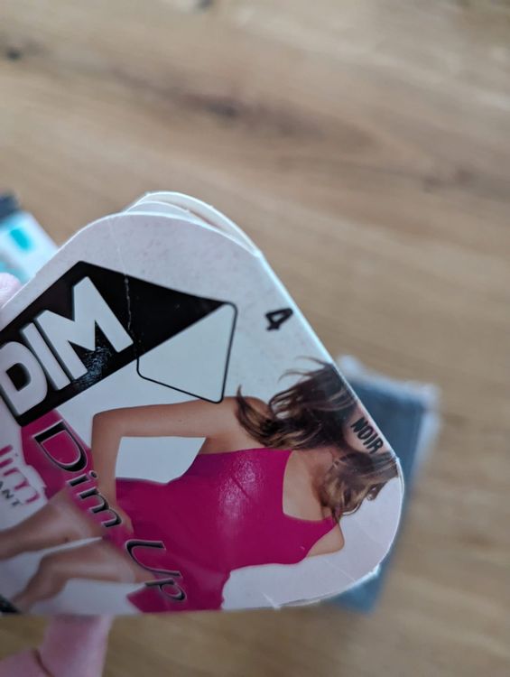 3 Paar DIM Up Strumpfhosen, Schwarz, Gr. 4, wie neu | Kaufen auf Ricardo