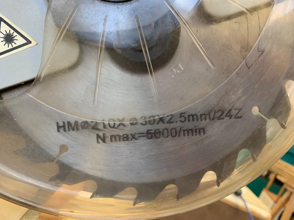 Matrix Kappsäge MS 1200-210 | Kaufen auf Ricardo