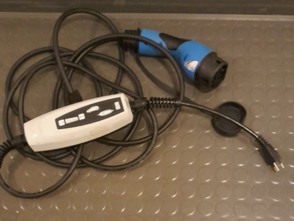 Ladekabel für E Auto Typ2 (Gebraucht) in Brunnen für CHF 90 – nur ...