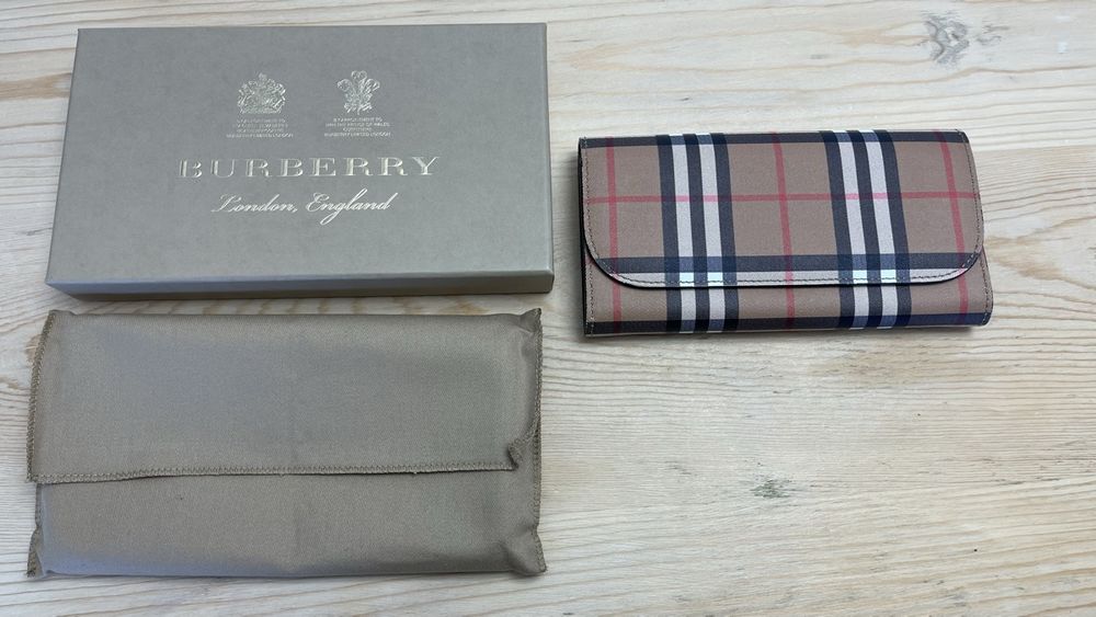 Burberry Geldbörse / Portemonnaie fast neu Original (Gebraucht) in für ...