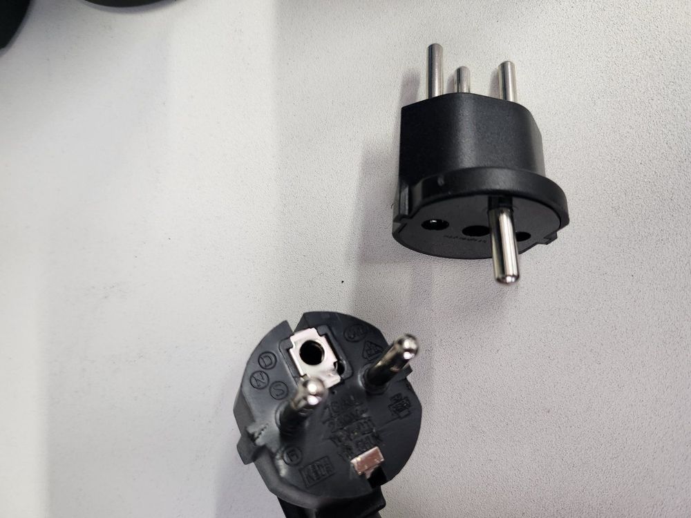 Schuko Stecker / Strom-Fixadapter Schwarz 3-Polig ->NEU OVP