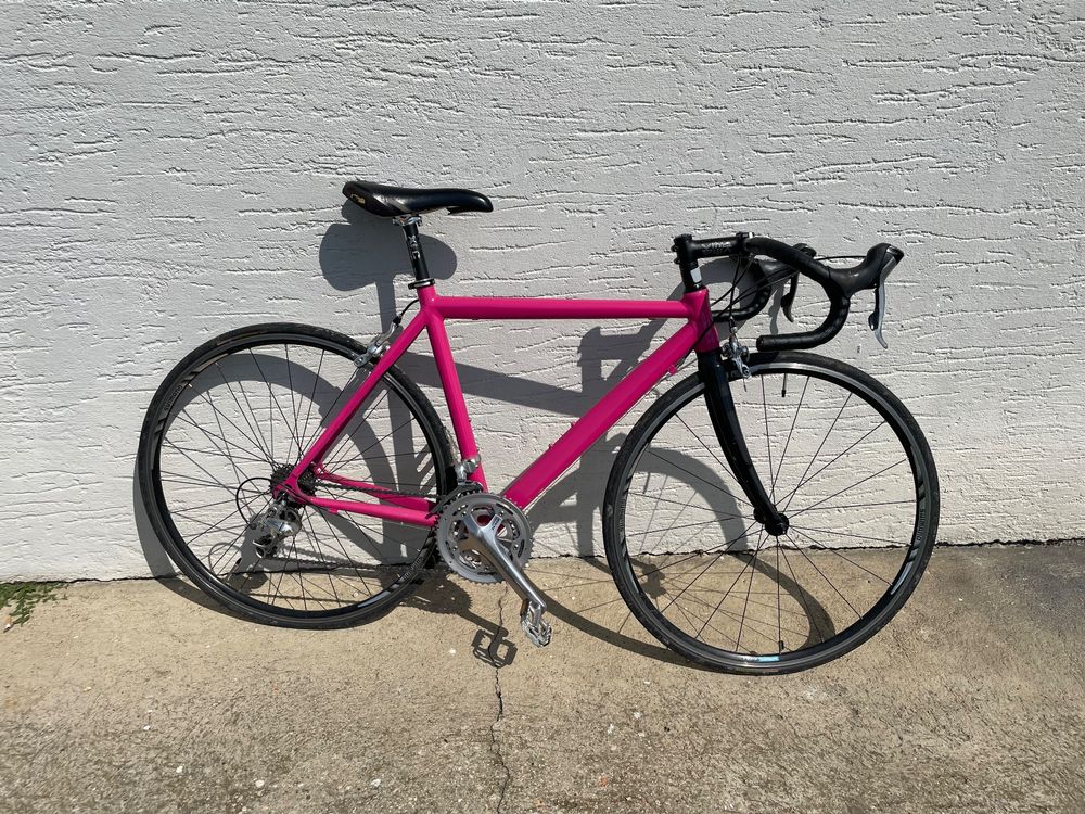Vélo de course rose taille 52 (Defekt) in Neuchâtel für CHF 95 – nur ...