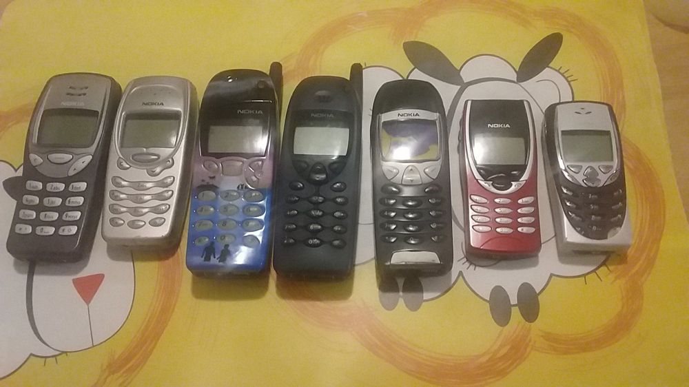 7 alte Nokia Handys für Teile u. Sammler (Defekt) in Winterthur für CHF ...