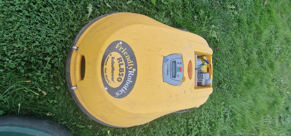 Mähroboter Robomow RL850 & RL2000 (Defekt) in Seedorf BE für CHF 1 ...