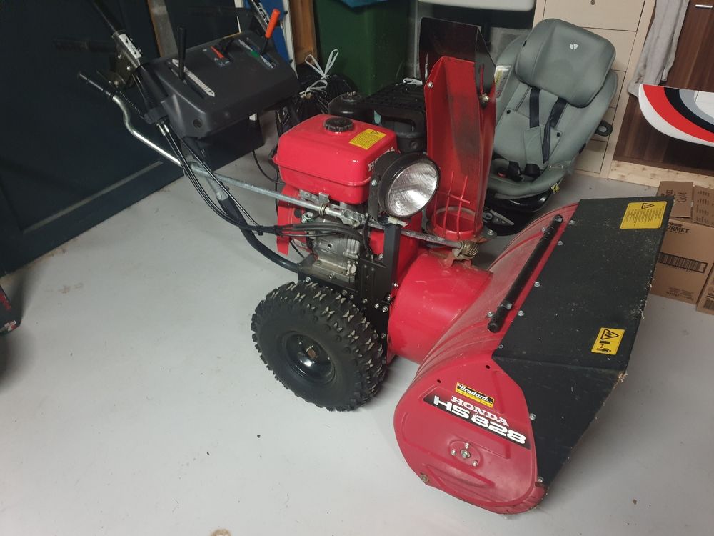 Fraiseuse à neige / Schneefräse Honda HS 828 (Gebraucht) in Vuisternens-devant-Romont für CHF ...