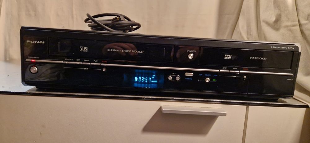 Funai VHS-/DVD Kombigerät mit HDMI !! | Kaufen auf Ricardo