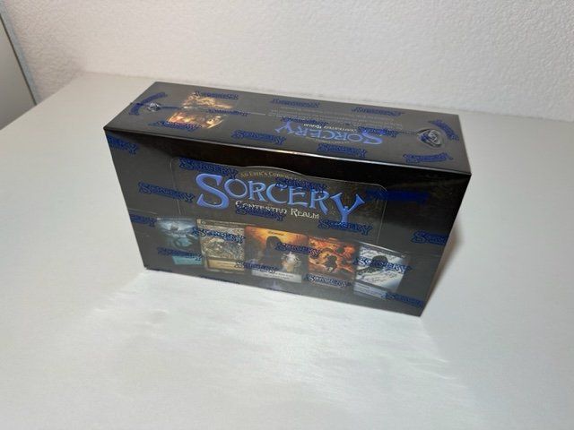 Sorcery Contested Realm TCG ALPHA Box Sealed (Neu und originalverpackt ...